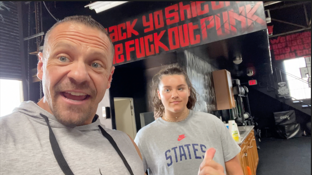 LEANER BY THE DAY - DAY 51 - UPPER BODY TRAINING WITH KAMI AT IRON ADD ...